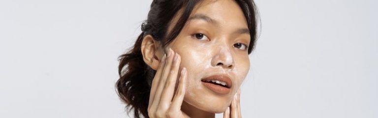 Comment retendre la peau du visage sans chirurgie ? - Site de Natasha